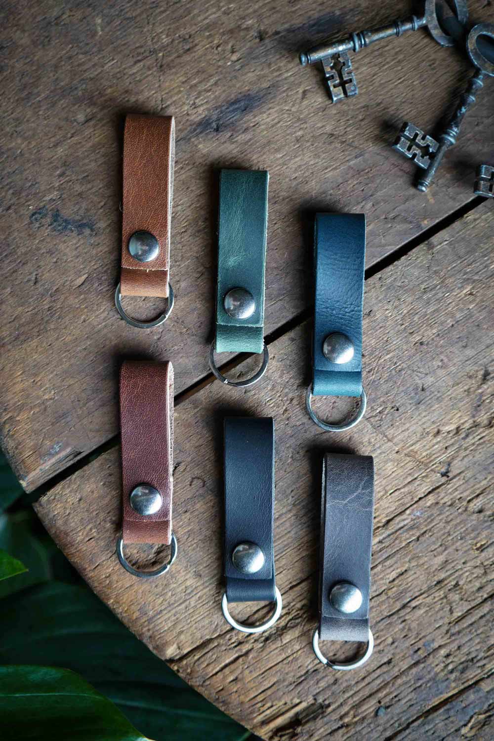 Ring Latch - Leather Keychain - Made In Canada - Hammerthreads